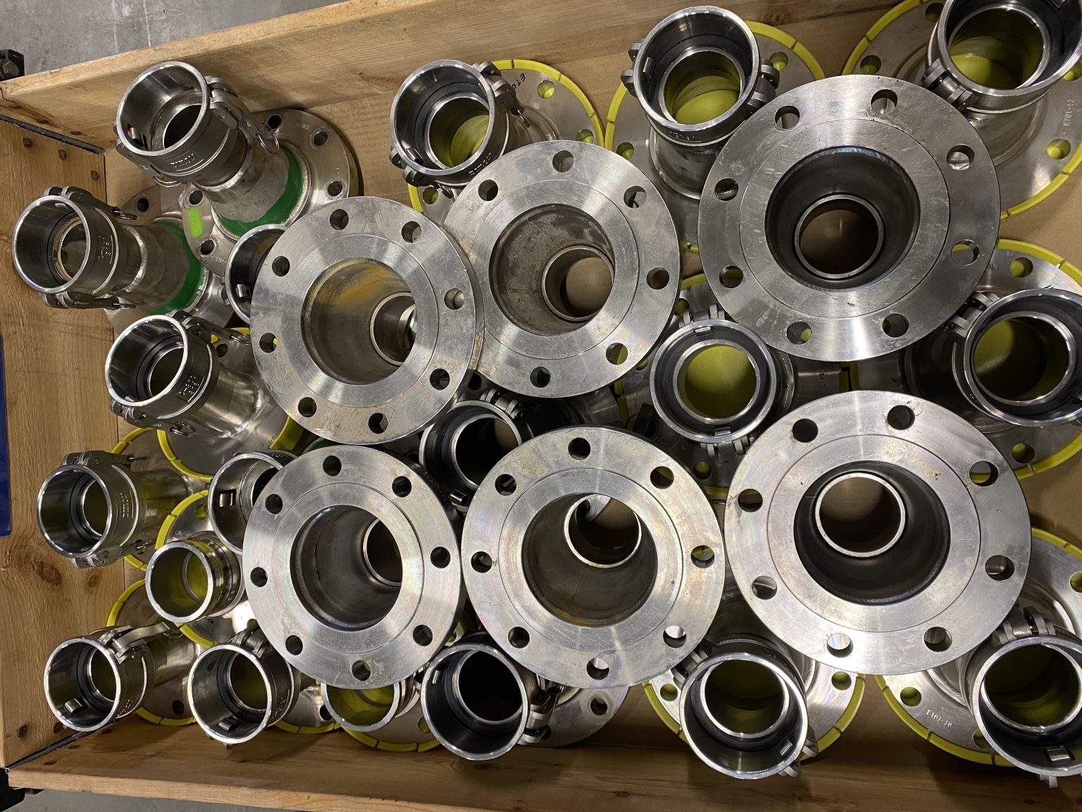 Flanges, valves and crossovers – Circular Services